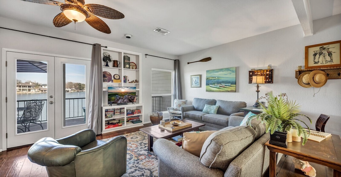 ** Ask About Winter Texan Rates | Lakefront | Boatslip - Marble Falls, TX