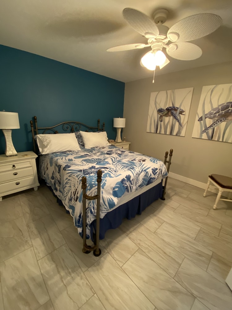 Beautifully Updated Queens Bay Condo With Exceptional View - Lake Havasu City, AZ
