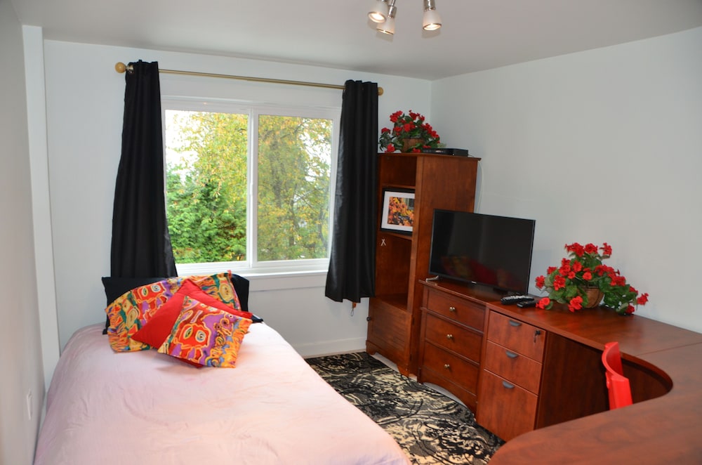 Monthly Rental - North Vancouver View Loft - North Vancouver