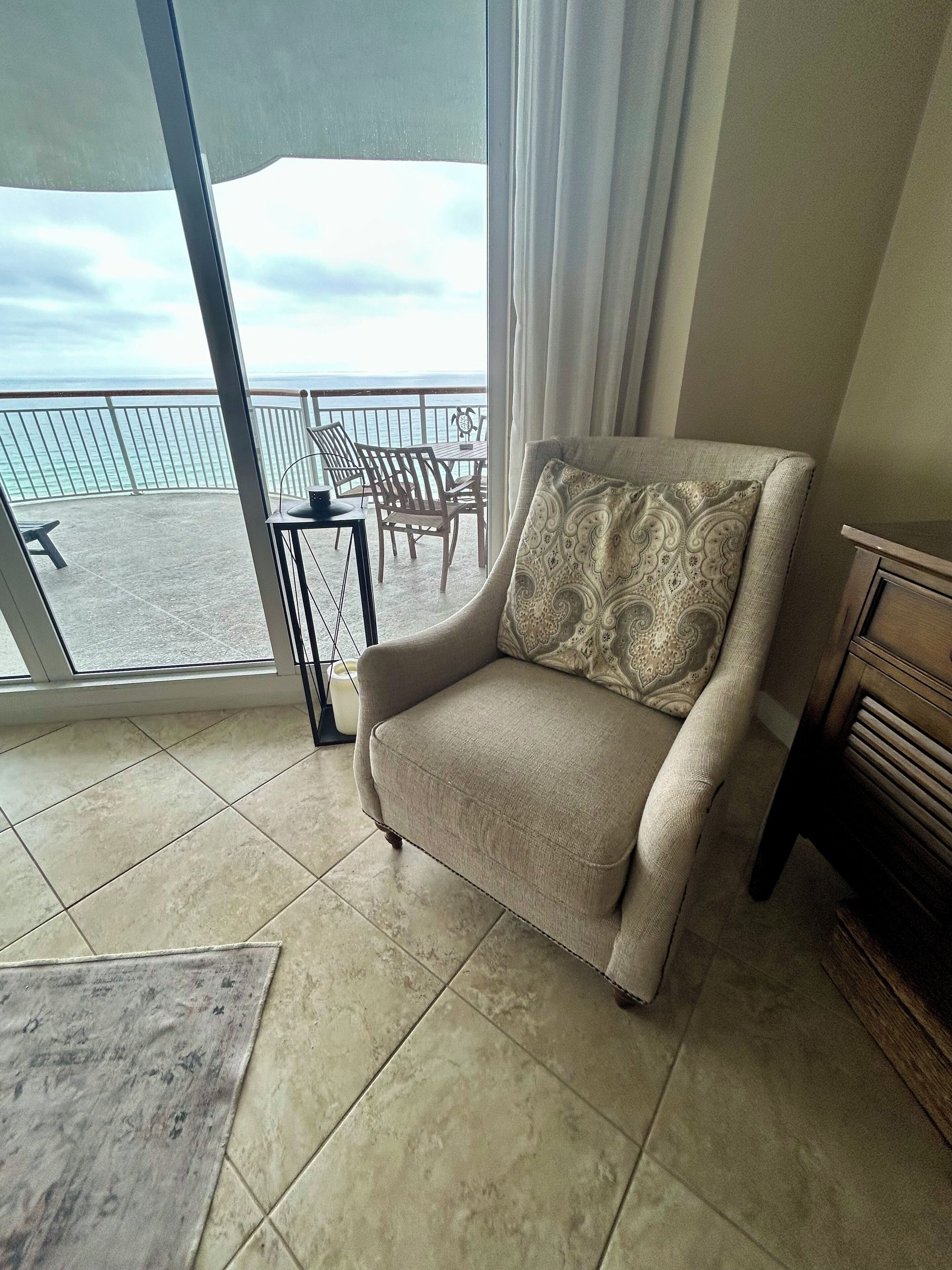 Gulf Front Beach Colony W W/seasonal Beach Chair/umbrella Service March-october - Navarre Beach, FL