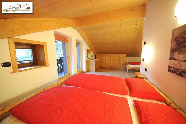 Apartamento, 1 quarto, vista para a montanha | Cortinas blackout, berços (sobretaxa), Wi-Fi de cortesia, roupa de cama