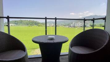 Quarto casal elite, 1 cama Queen, para não fumantes | Terraço/pátio