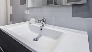 Apartamento, 1 quarto | Casa de banho