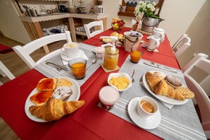 Pequeno-almoço tipo buffet diário incluído 