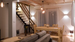 Bangalô luxo, 1 quarto, terraço, vista para o jardim | 2 quartos, roupas de cama premium, frigobar, cortinas blackout