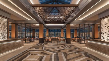 Este bar no lobby do hotel 