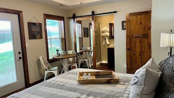 Quarto lua de mel, 1 cama King, para não fumantes, vista parcial para o lago | Roupas de cama de algodão egípcio, roupas de cama premium