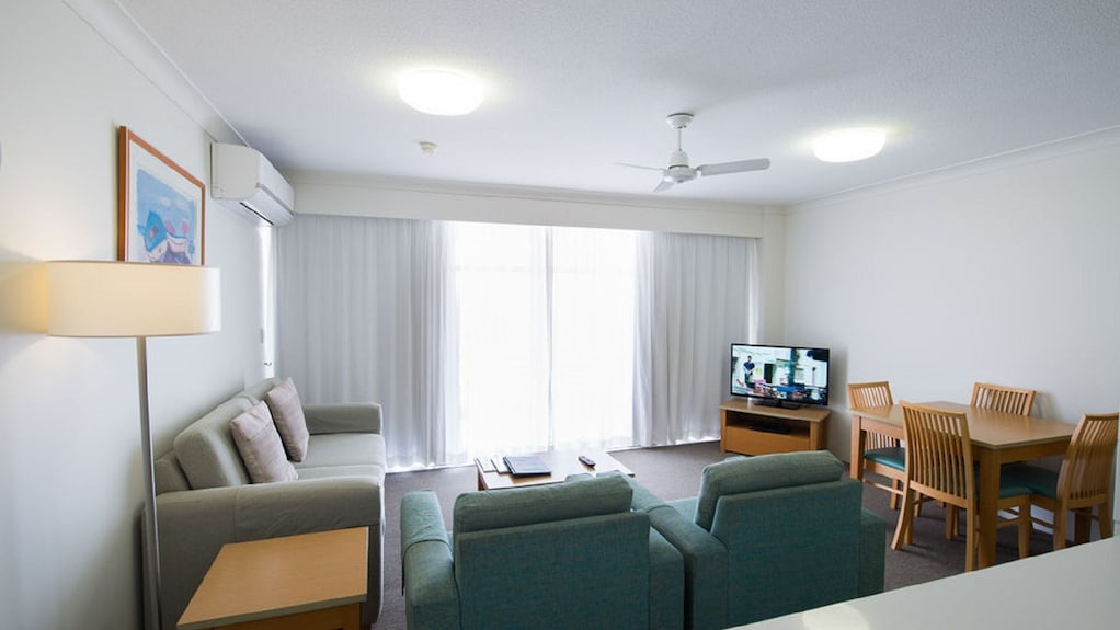 Beachcomber Resort, Coolangatta - Coolangatta