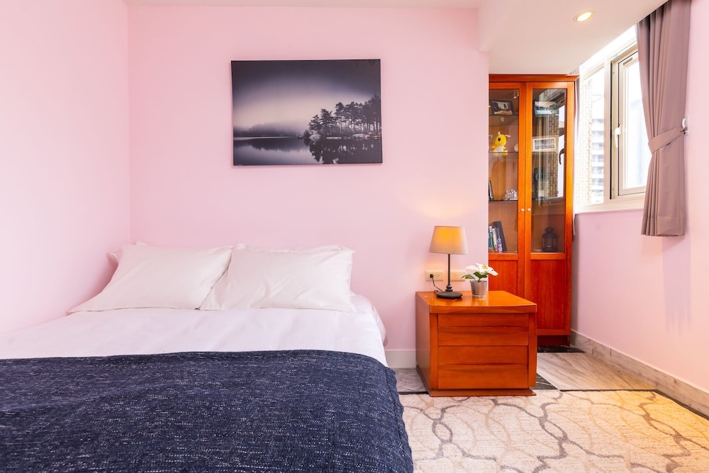 Large Longshan Temple Exit 3, 3br/2b Local Living - Taipei