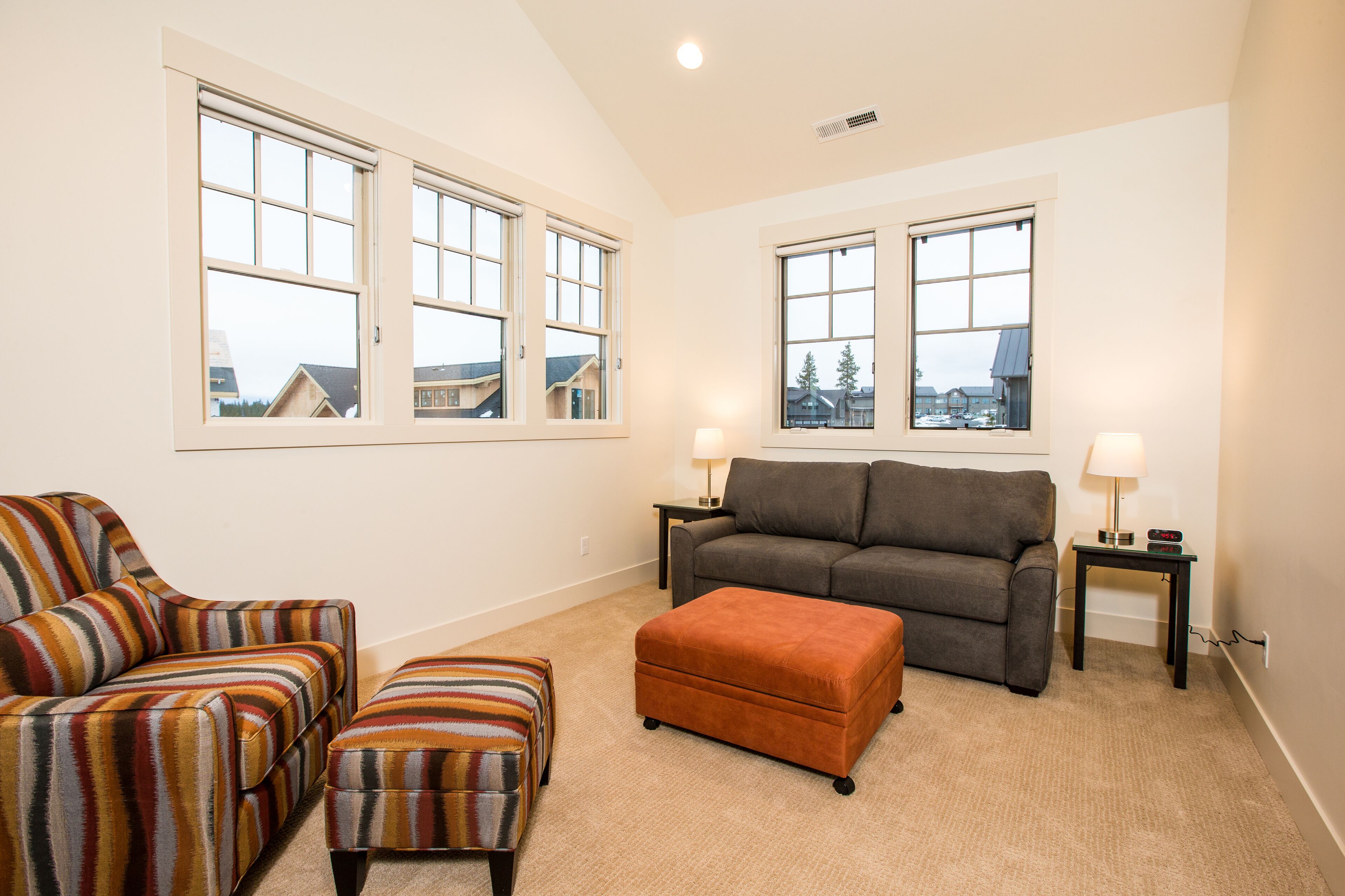 Perfect! Gorgeous Finishes ~ Heated Resort Pool ~ Bend/bachelor ~ Hot Tub ~ Bbq - Oregon