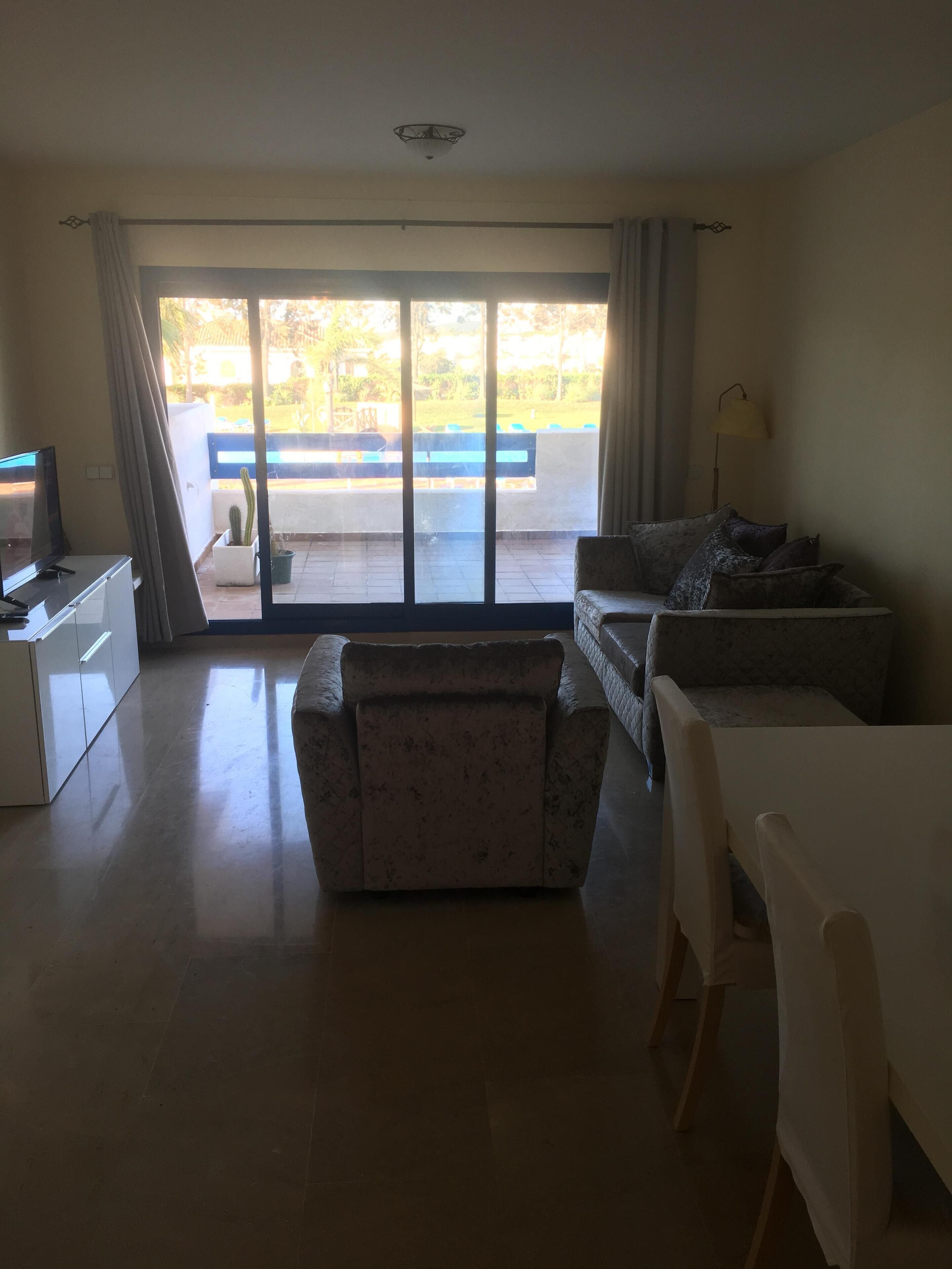 Nach Süden Ausgerichtete Wohnung Im 1. Stock Mit Blick Auf Die Pools, Kostenloses Wlan Und Sky-tv - Manilva