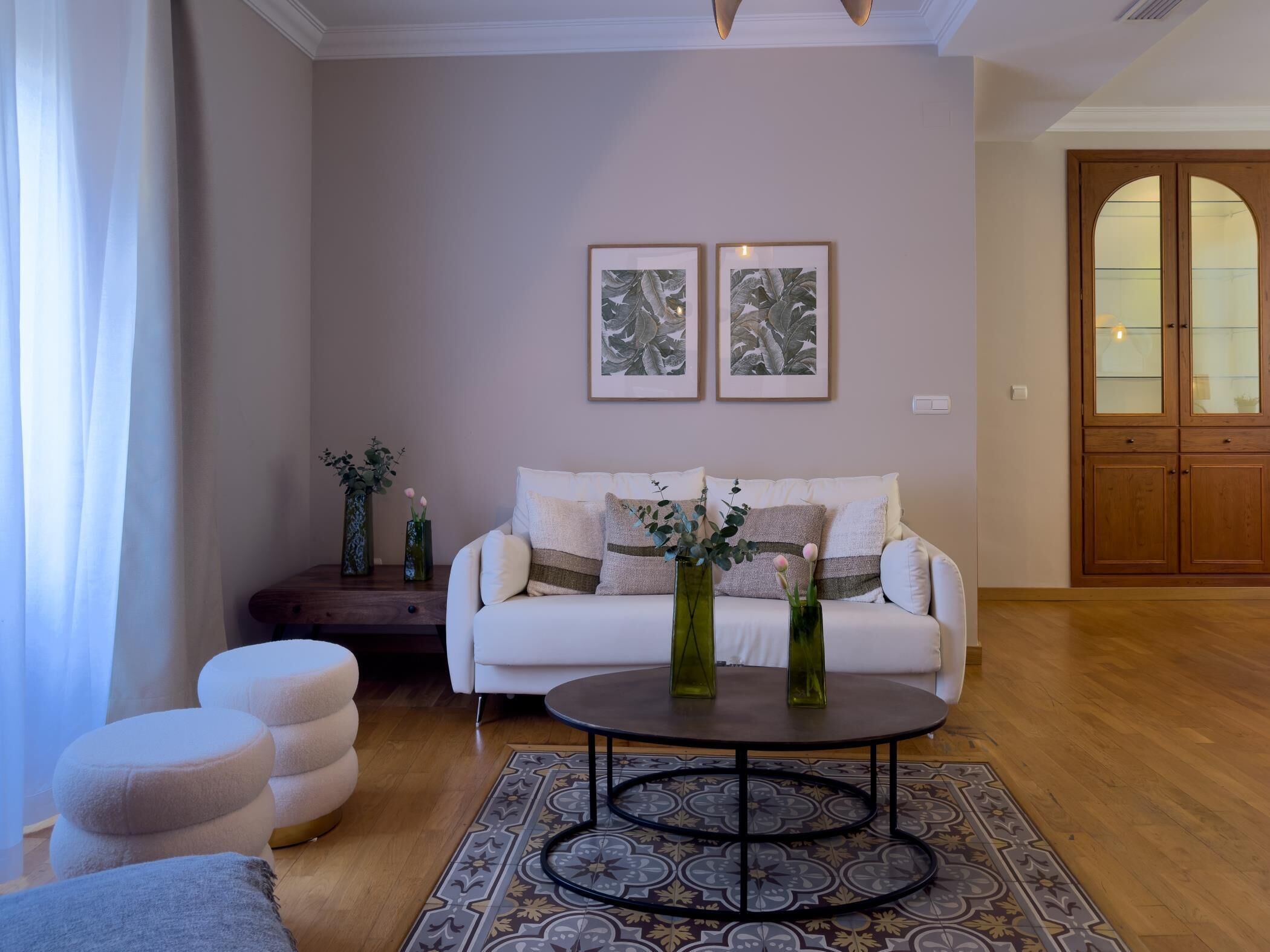 Torres De Serranos, 2 Bedrooms,4 P+balcony In Ciutat Vella, In Downtown Valencia - Valencia