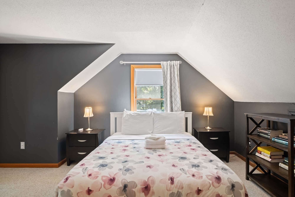 15 Minute Walk To Bayside Beach! - Eastham, MA
