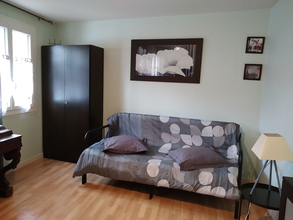 Large, Comfortable Studio Ideally Located 250m From The Train Station !!!! - Bagnères-de-Luchon