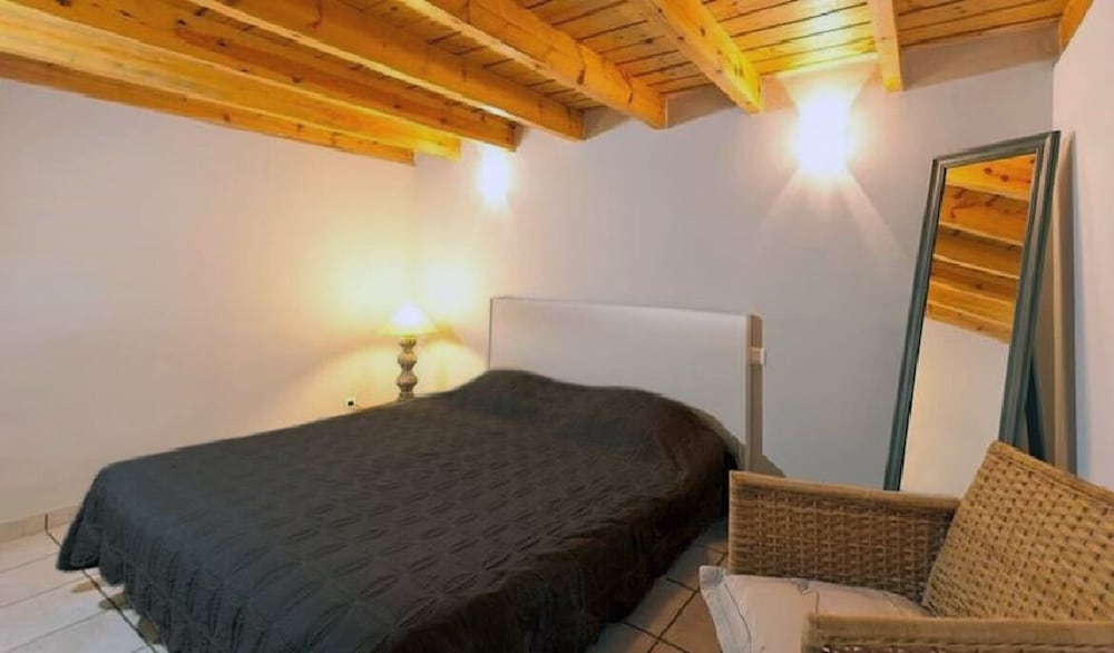 Villa Casette, 2 To 4 People, Sheepfold-style Stone House With Shared Pool - Porto-Vecchio