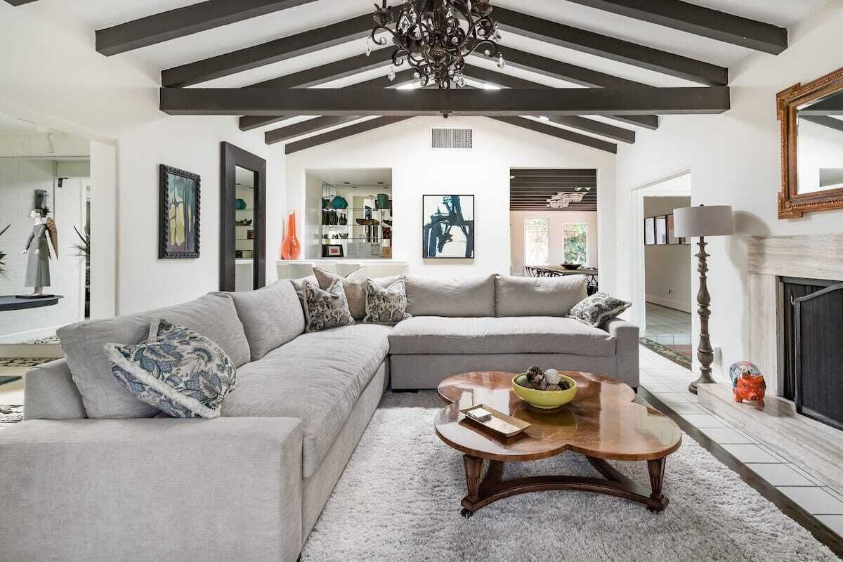 7 Bedroom, 5.5 Bath 1930s Spanish Style Villa With Privacy With Large Pool - Palm Springs, CA