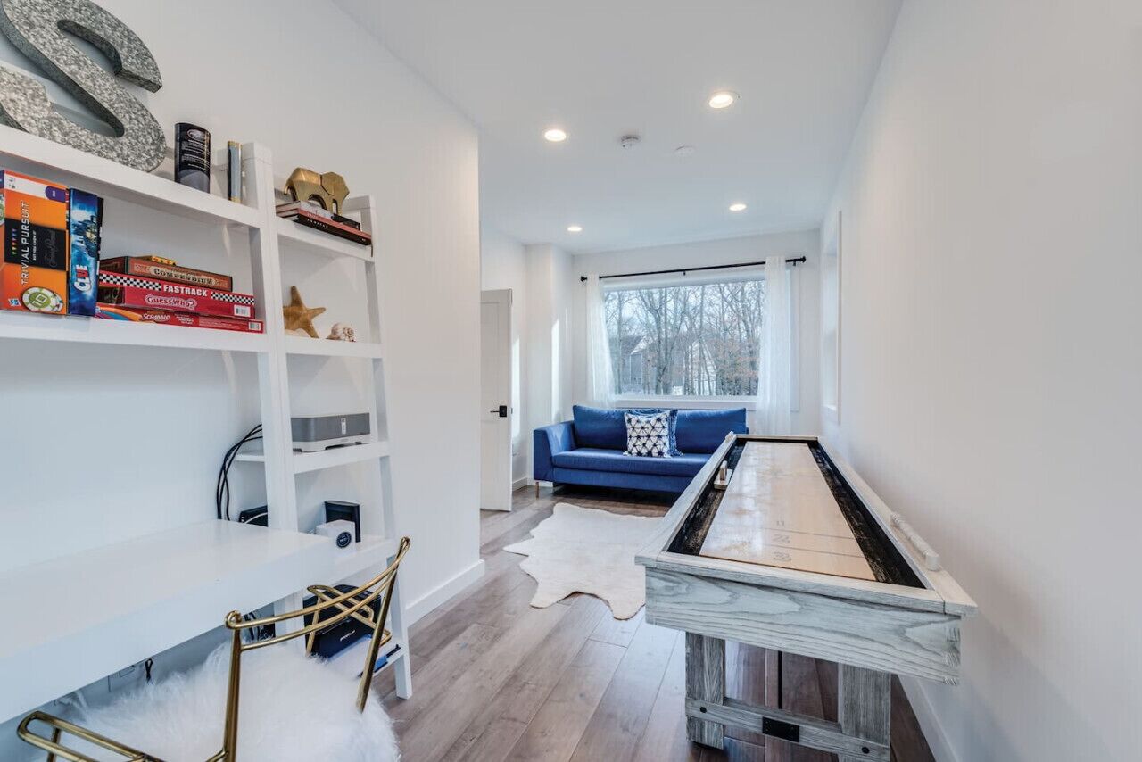 Wooded Oasis And Guest House In Hamptons! - The Hamptons, NY