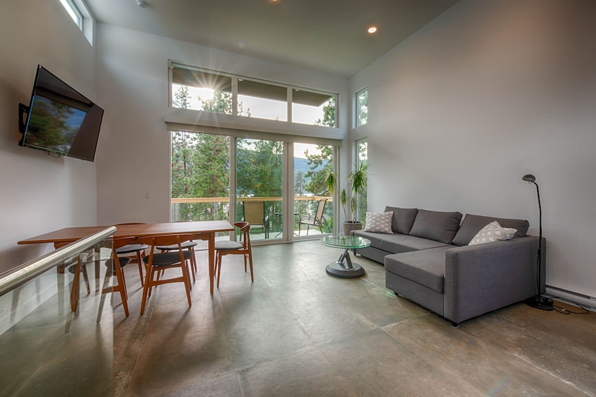 Modern 3 Bedroom, 3 En Suites, Dog Friendly Loft In Mckinley - Kelowna