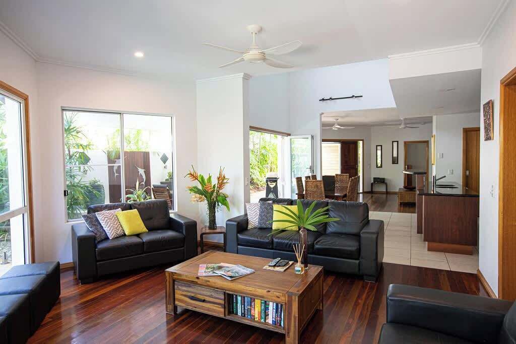Four Mile Beach Retreat - Port Douglas Villa - Port Douglas