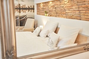 Quarto Duplo Standard | Minibar, cofre no quarto, com decoração personalizada 