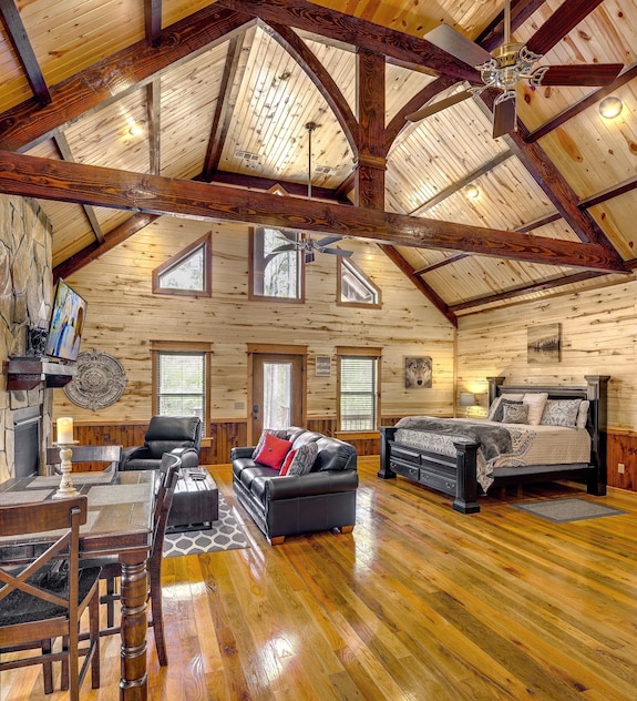 Legends Lair (Estudio, Capacidad Para 2-4, Escondite De Montaña Acogedor, Chimeneas, Jacuzzi) - Oklahoma