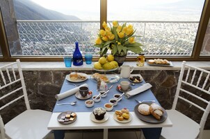 Quarto Duplo Deluxe, pátio, vista para o mar | Terraço/pátio interior