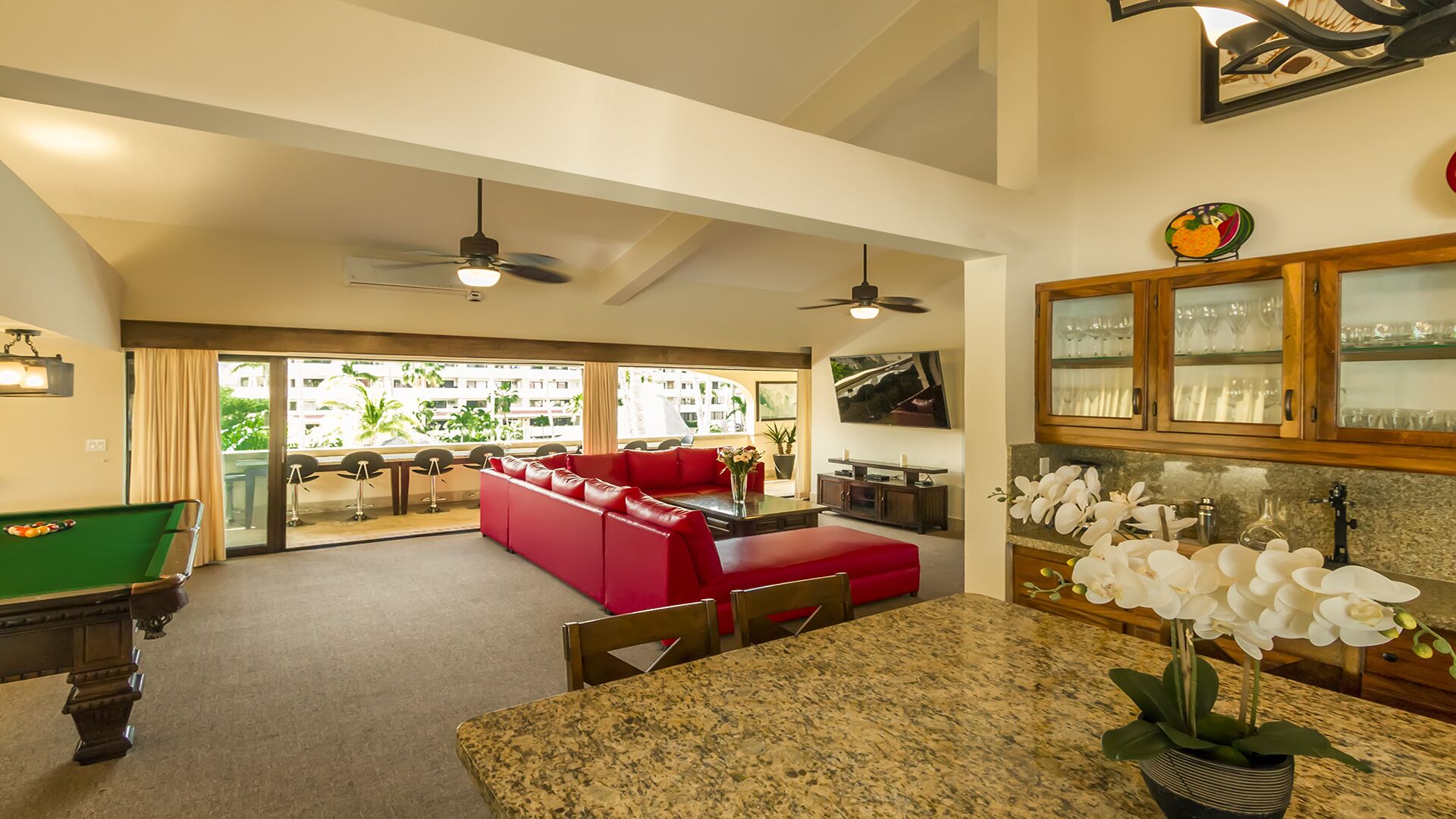 One Block To Medano Beach , 2 Blocks To The Cabo Marina & Downtown Cabo - Cabo San Lucas