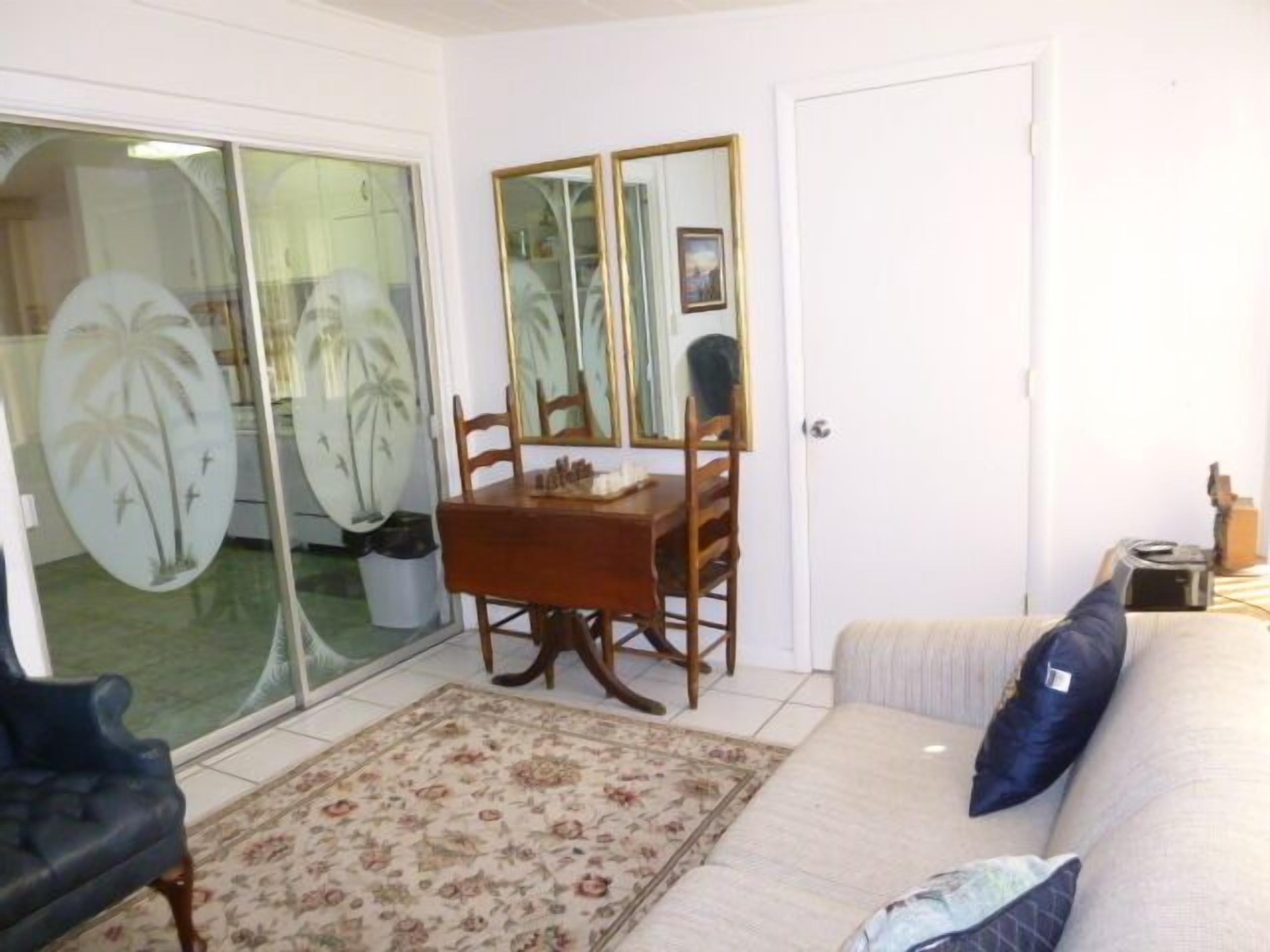 Walk To The Beach From This Peaceful, Pet Friendly, Hideaway. - Ormond Beach, FL