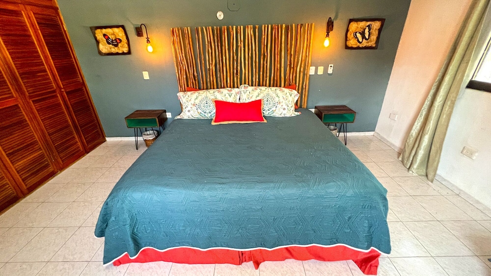 Beachside Haven: Coastal Condo Steps From The Beach Puerto Morelos - Puerto Morelos