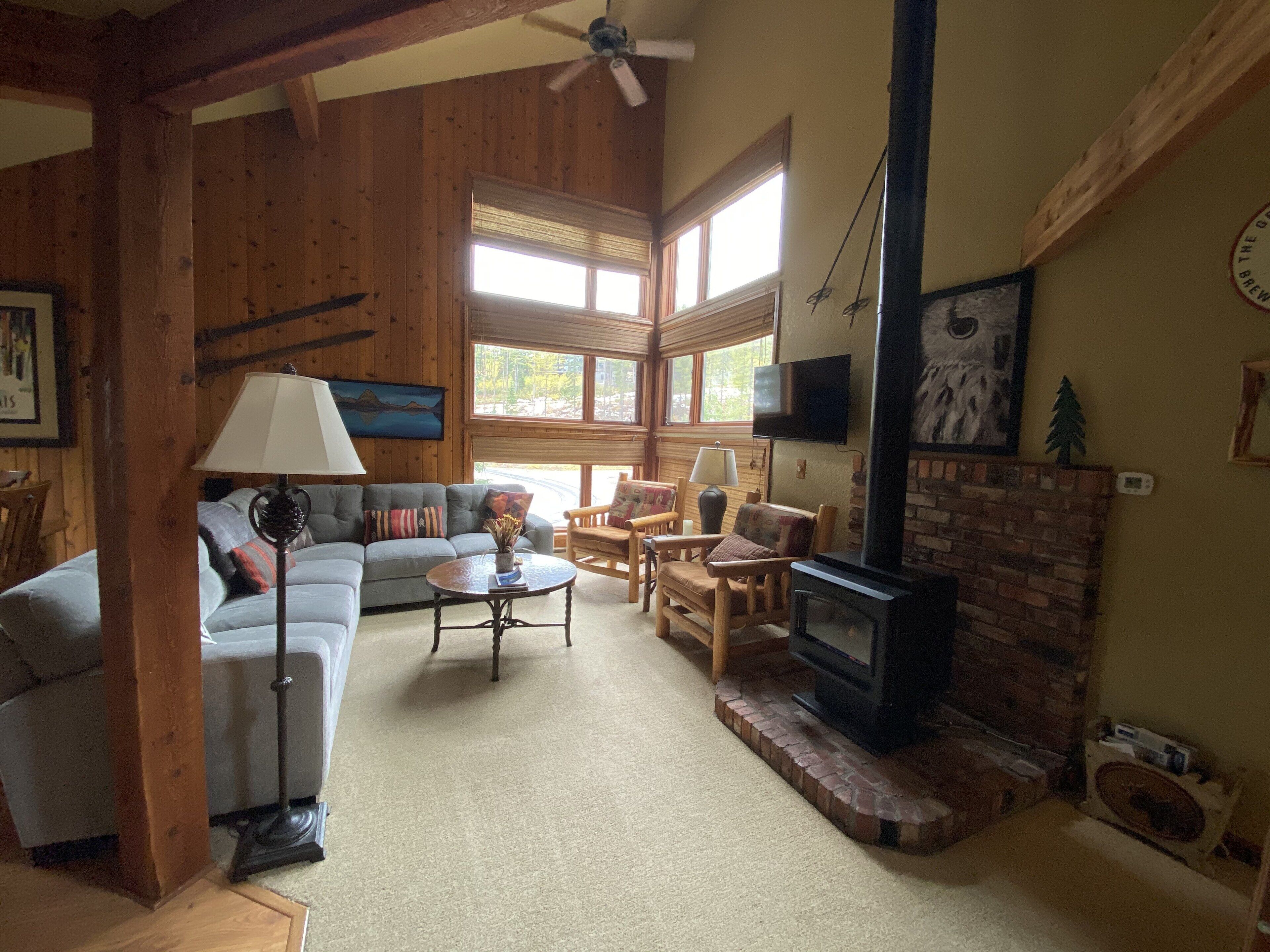 Excellent Location, Ski-in Ski-out, Private Hot Tub And Large Deck. - Glacier National Park