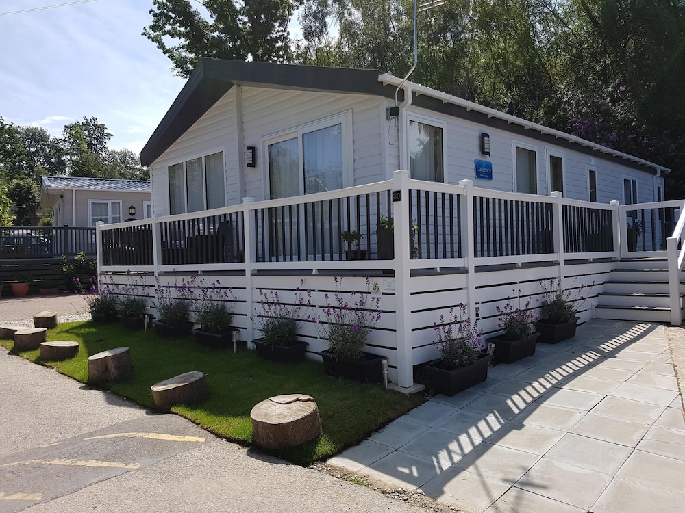 Large Luxury Lodge Available To Rent - Saint Leonards