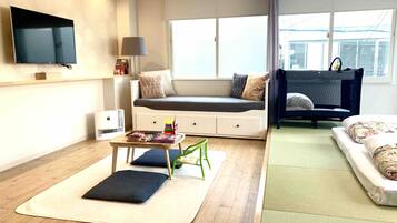 Suite-Estúdio Familiar, várias camas, não fumadores, cozinha | 1 quarto, com decoração personalizada, com mobília individualizada