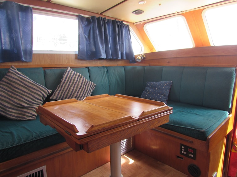 Catamarán Para Grupos Pequeños Con Buceo, Snorkel, Remo Y Barbacoa A Bordo. - Martinica