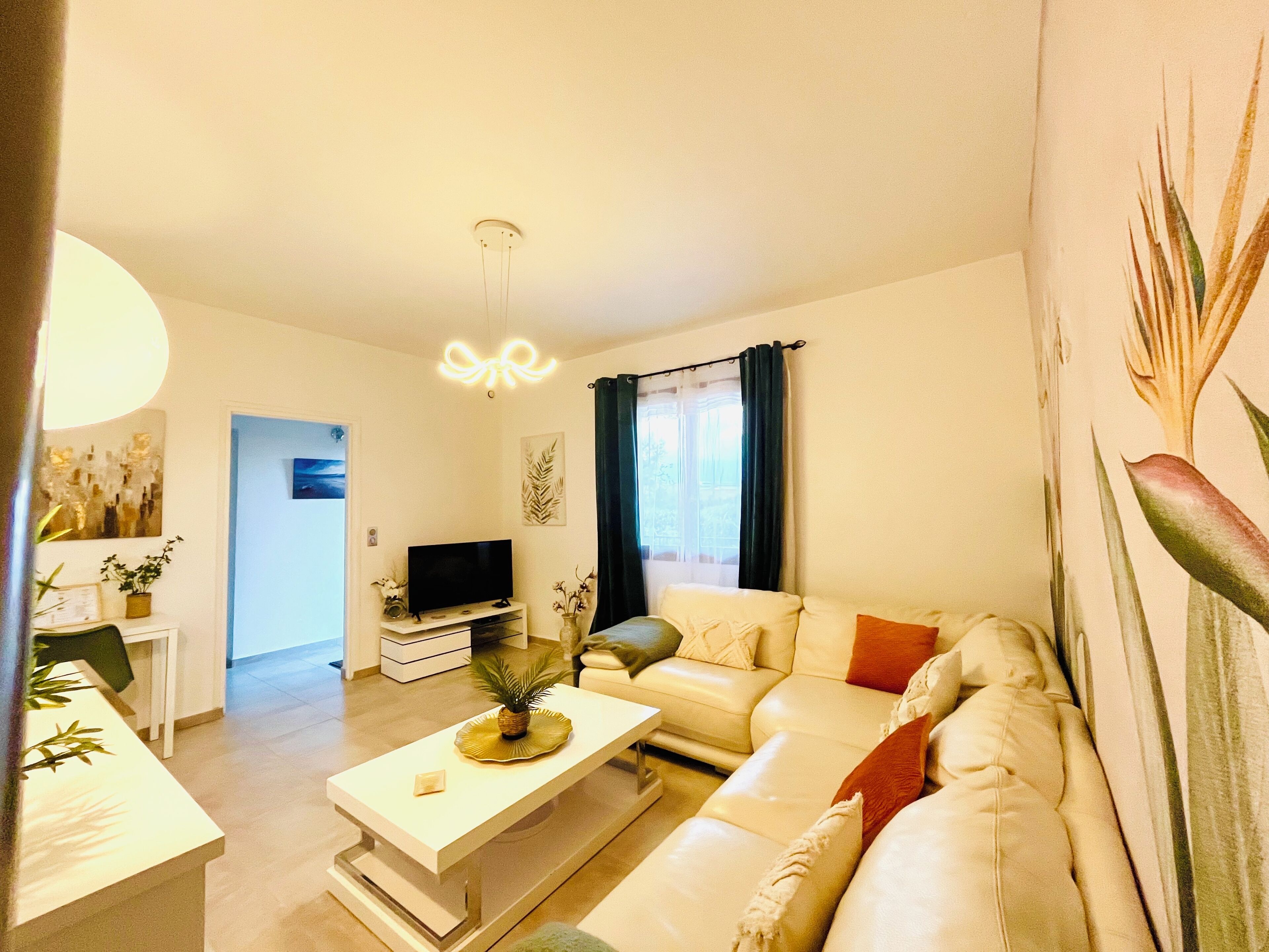 Das Erdgeschoss Der Villa Liegt Südlich Von Porto Vecchio, Nur Wenige Minuten Von - Santa Giulia