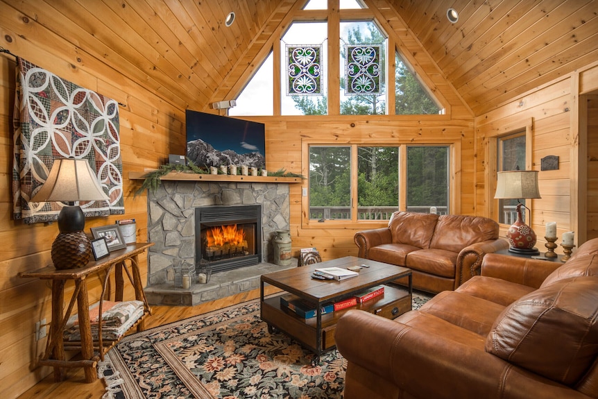 Spacious Log Cabin < 10 Mins From Boone, Blowing Rock, Tweetsie Rr & App Ski Mtn - Boone, NC