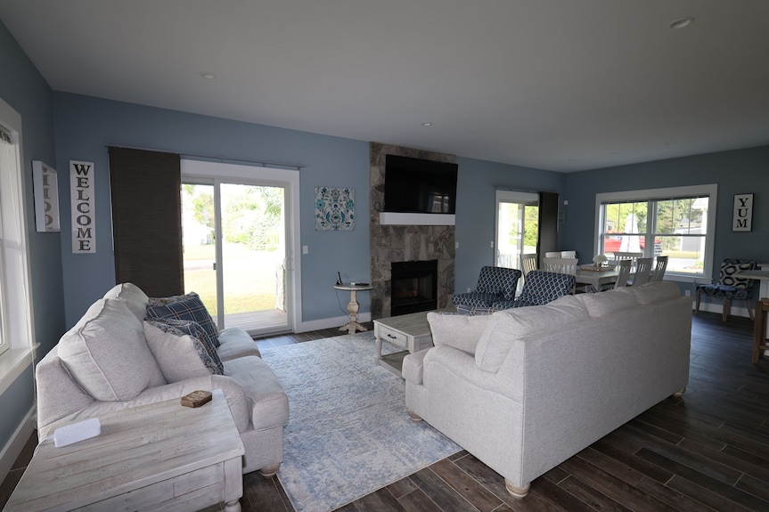 ビーチまで歩いて行ける美しい5ベッドルーム3バス - サウス・ヘブン, MI