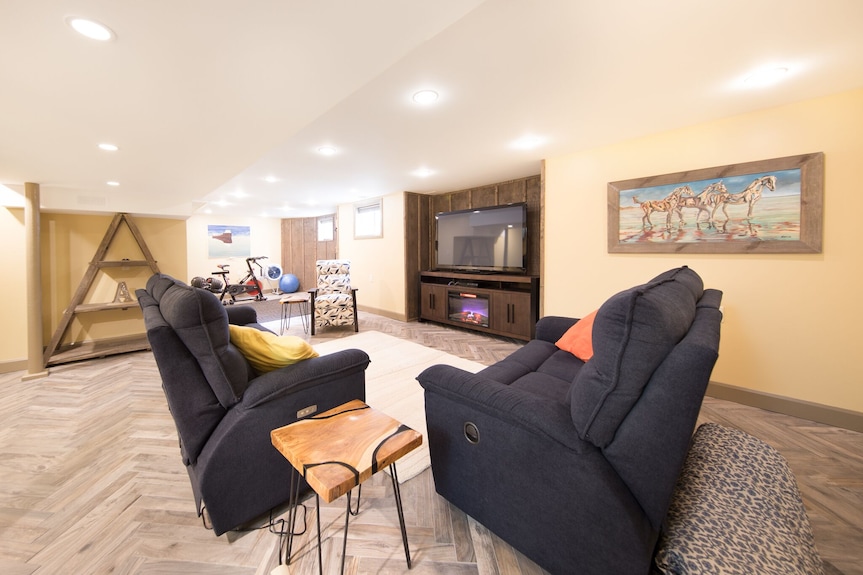 Beautifully Renovated Home In Historic Walkerville. - Ford Field Detroit