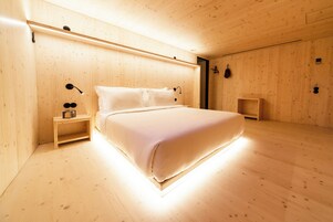 Deluxe Double Box | Ferro/tábua de engomar, Wi-fi grátis, roupa de cama fornecida 