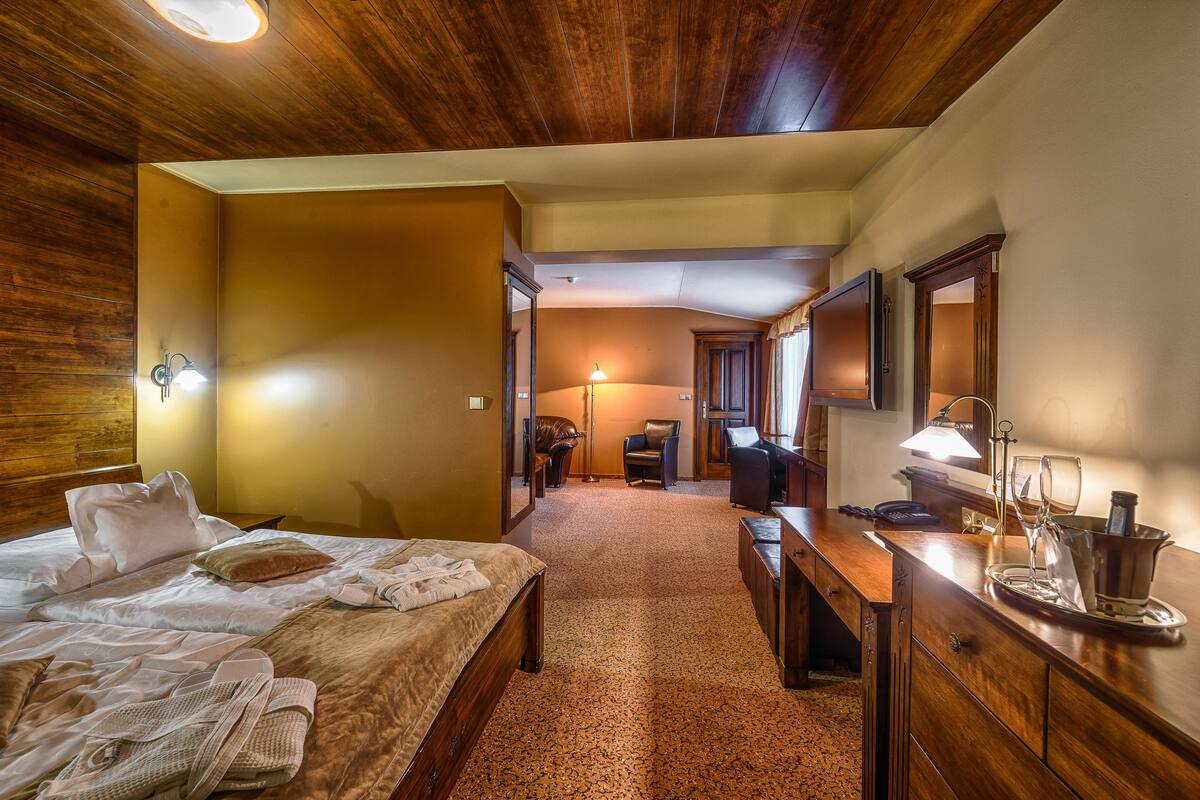 Suite Premium | Minibar, cofre no quarto, secretária, cortinas/cortinados opacos