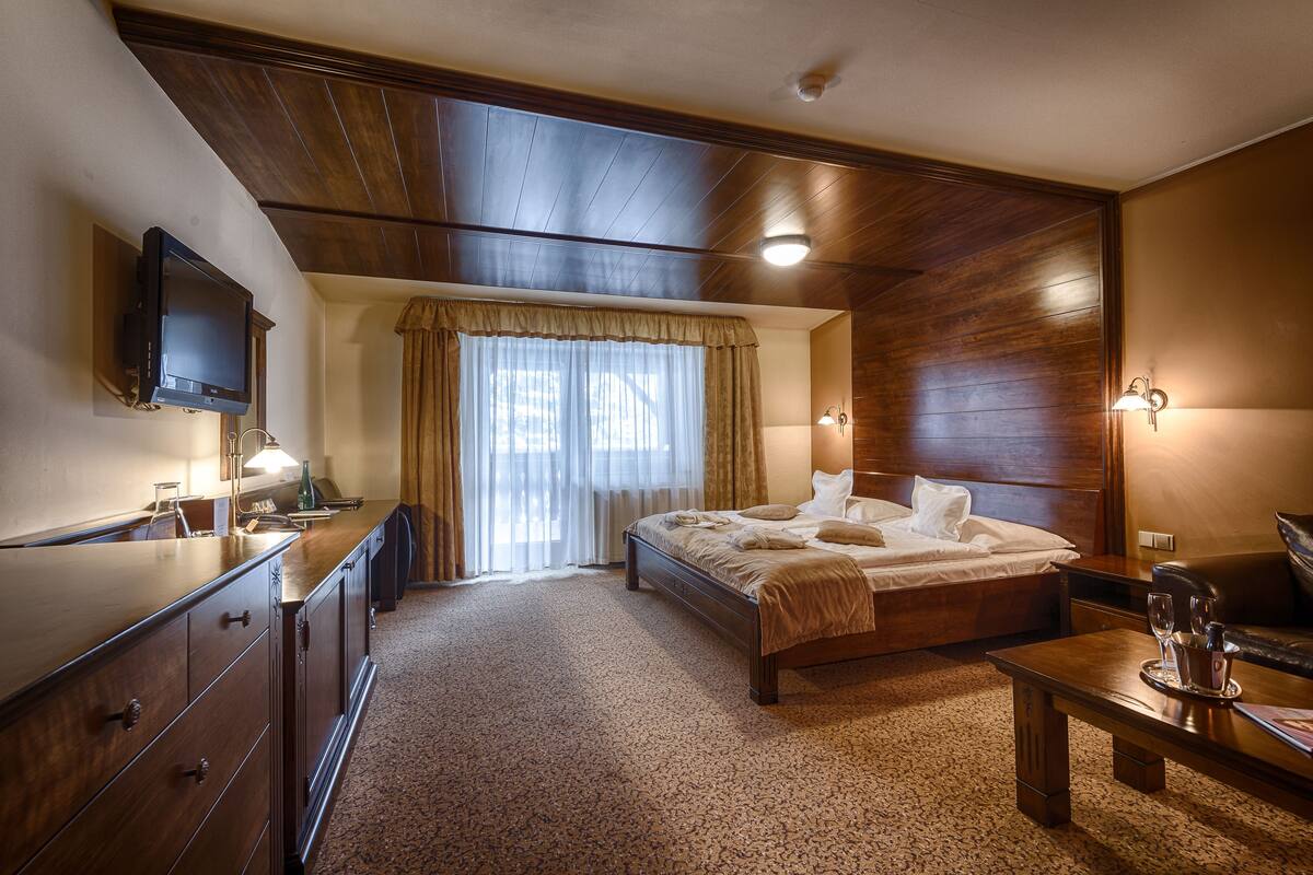 Quarto de Luxo (LUX) | Minibar, cofre no quarto, secretária, cortinas/cortinados opacos