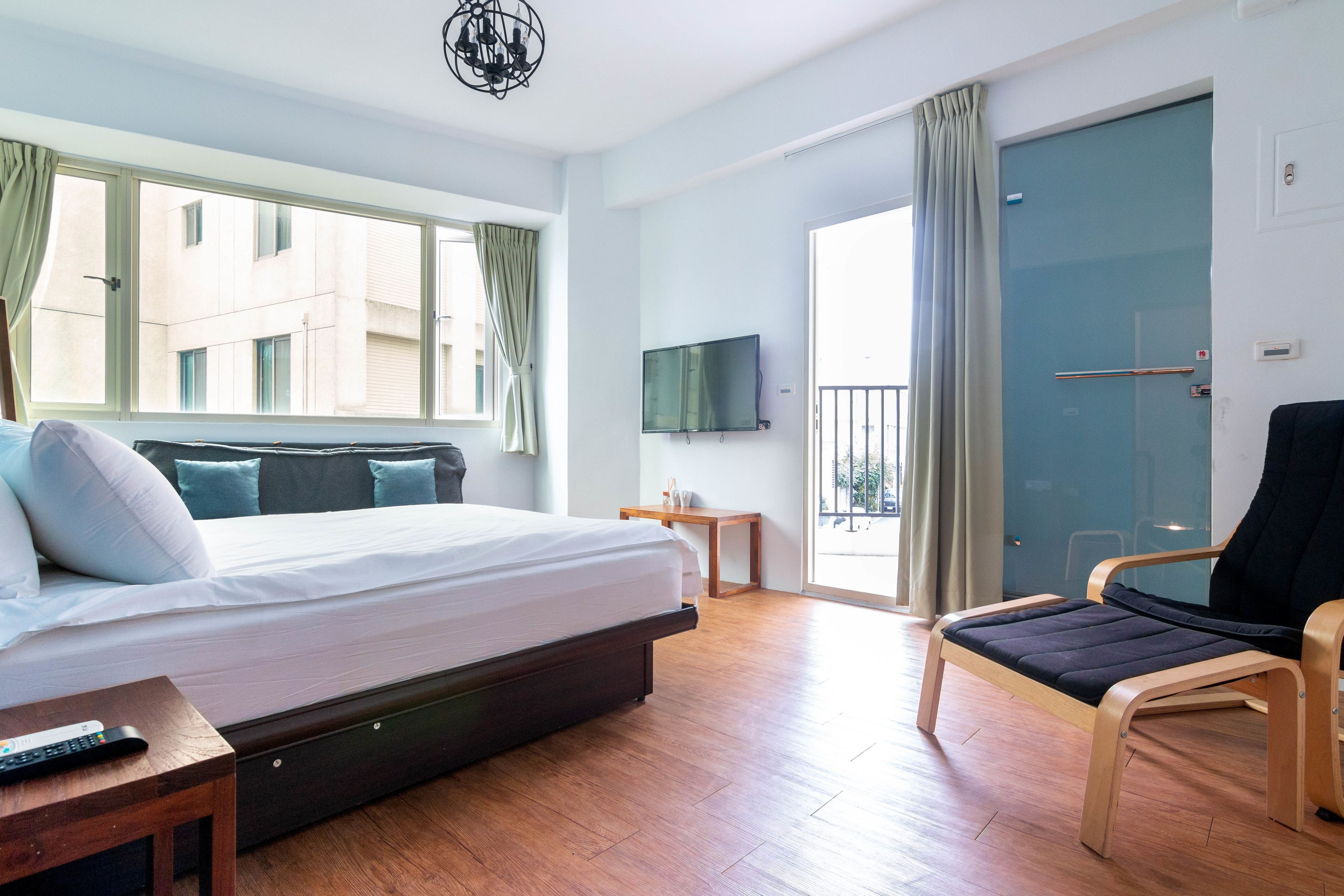 Quarto casal, sacada | Wi-Fi de cortesia, roupa de cama
