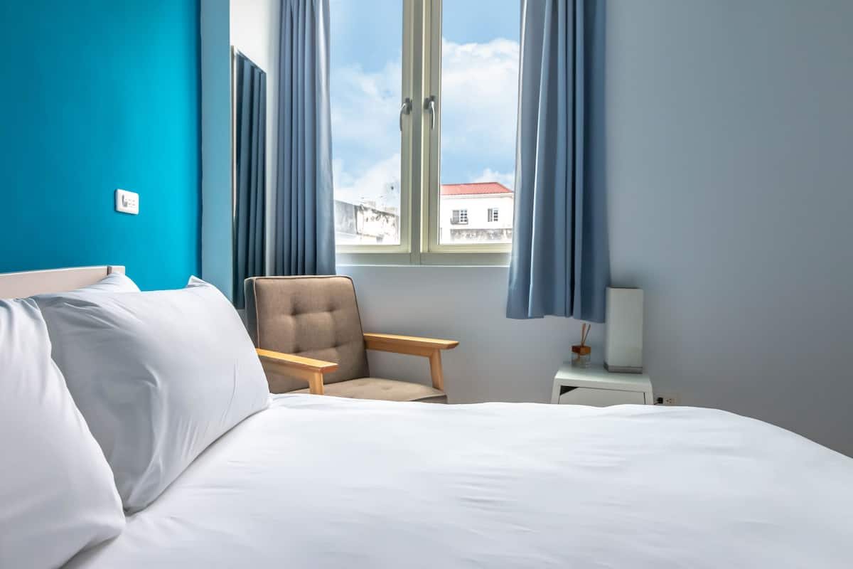 Quarto Quádruplo, varanda | Wi-fi grátis, roupa de cama fornecida