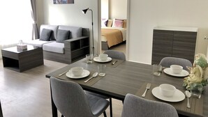 1 Bedrooms Apartment  | Sala | Televisor LCD 