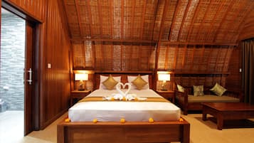 Deluxe Wooden Villa | Roupa de alta qualidade, minibar, cofre no quarto, secretária