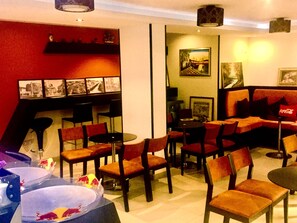 Café da manhã com pratos da culinária local grátis todos os dias