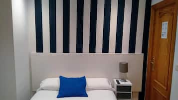 Roupas de cama premium, edredons de pluma, cofres nos quartos