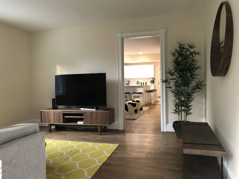 Einstein Lounge In Downtown - 2 Br W Loft And Fenced Yard - Princeton, NJ