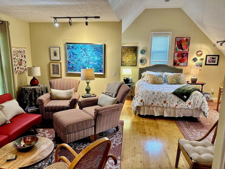 Lake Ann Loft In The Heart Of Lake Ann Village, W. Of Traverse City Mi - Michigan