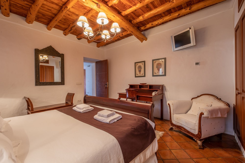 Luxueuse Villa "Can Mariano" Avec Piscine, Grand Jardin, Climatisation Et Wi-fi - Ibiza