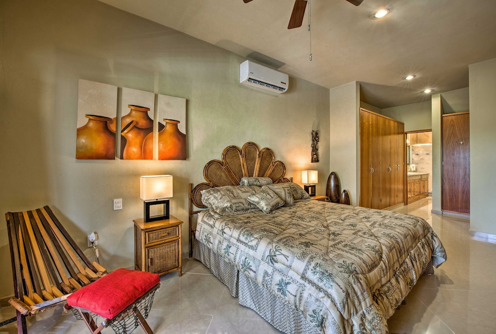 Waterview From Livingroom & Swings At Wet Bar! 2/2-1/2 Penthouse Condo Sleeps 6 - Puerto Aventuras